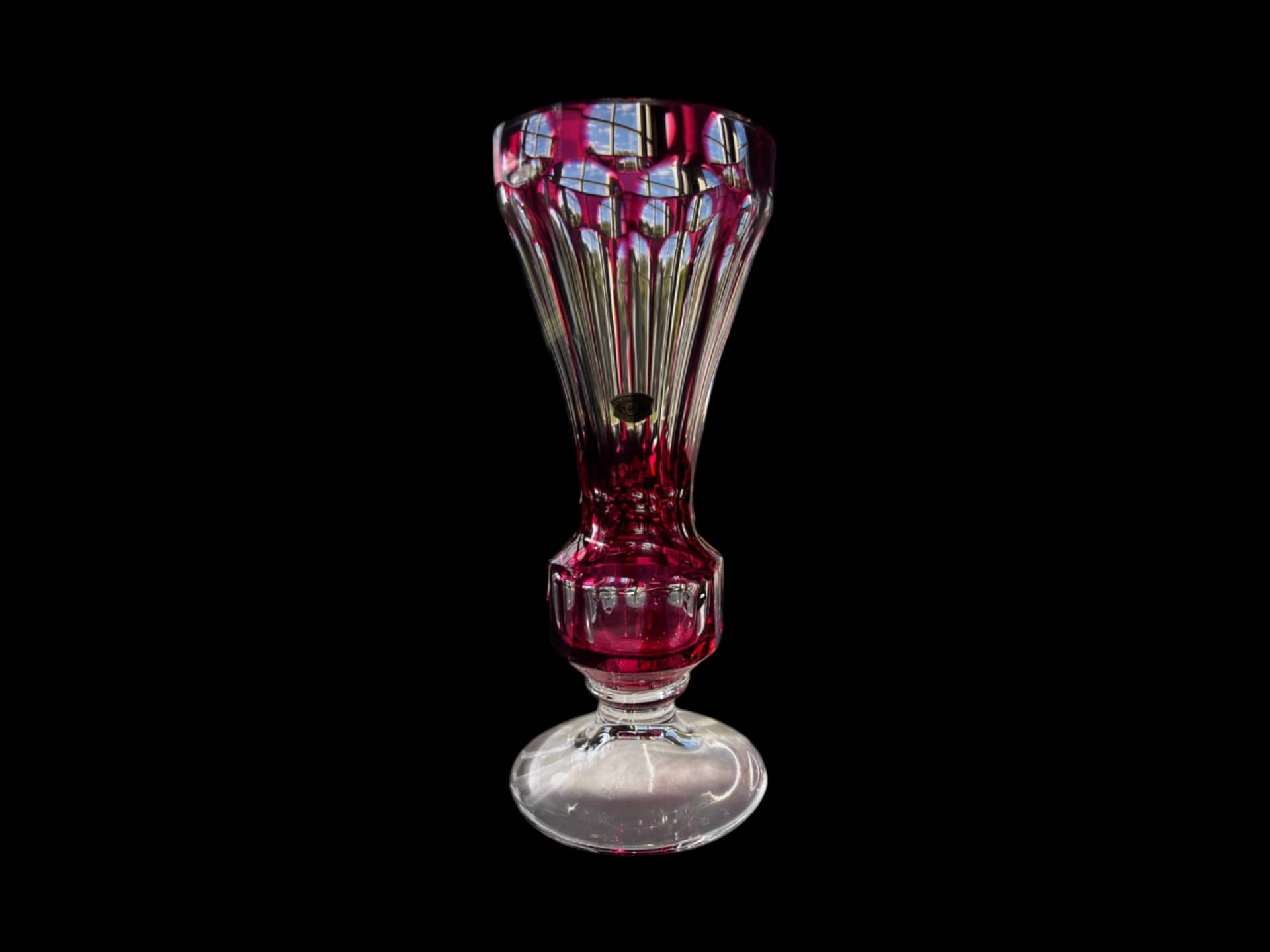 24. Val Saint Lambert – Vase calice en cristal doublé rouge rubis cut ...